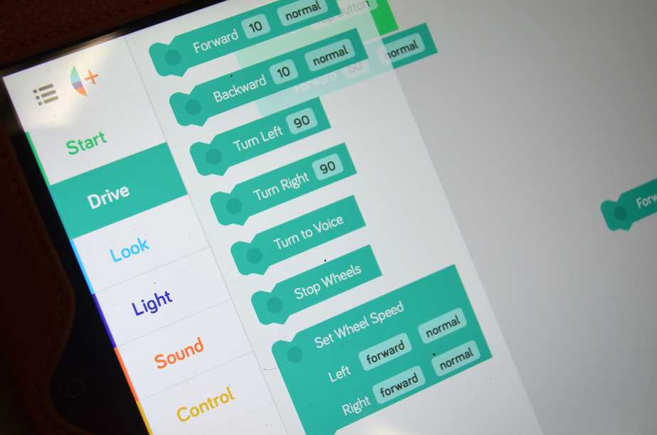 Intro to Coding with the Dash & Dot Robots (made by Wonder Workshop)
