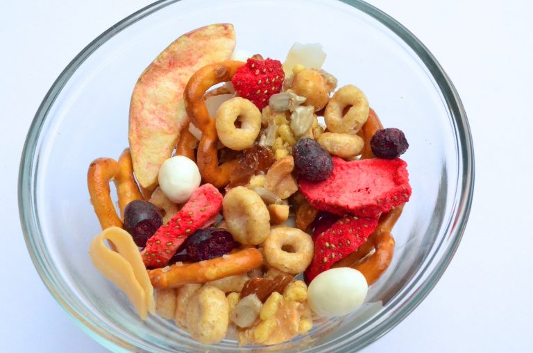 Healthy Breakfast Trail Mix Recipe for Road Trips