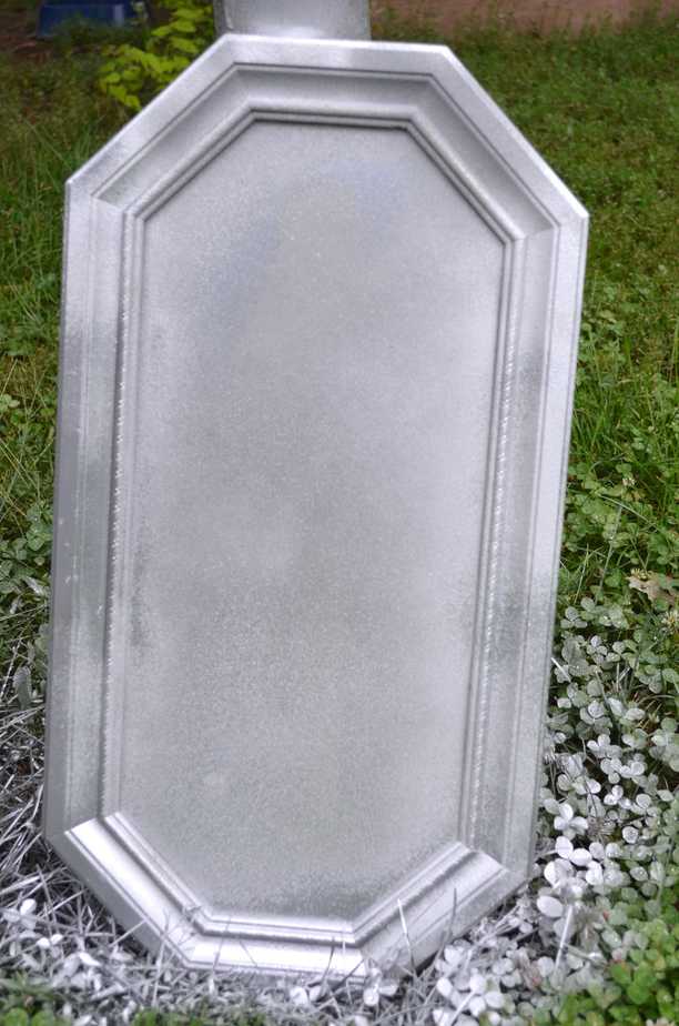 How to Make a Halloween Skeleton Frame Wall Decor Tutorial