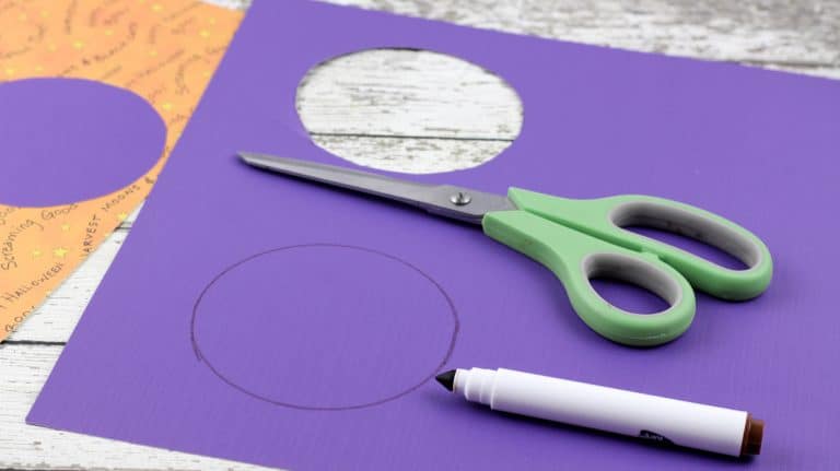 Easy Eyeball Paper Plate Craft: Halloween & Mad Science