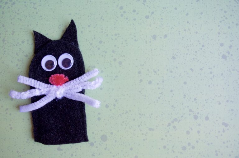 Not so Spooky Halloween No Sew Felt Finger Puppets Tutorial