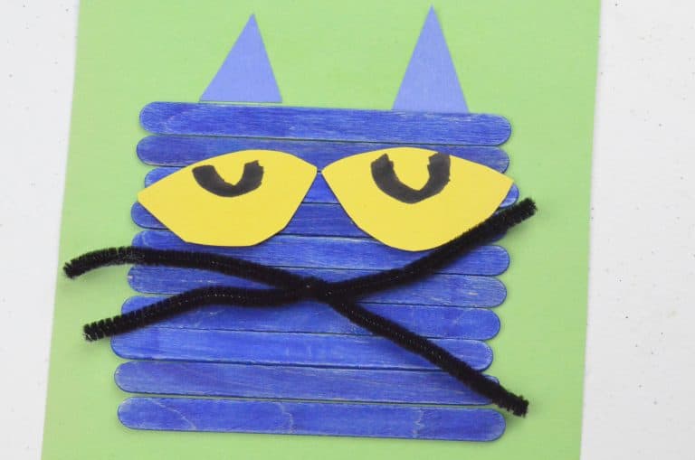 How to Build Pete the Cat Face with Craft Sticks Activity
